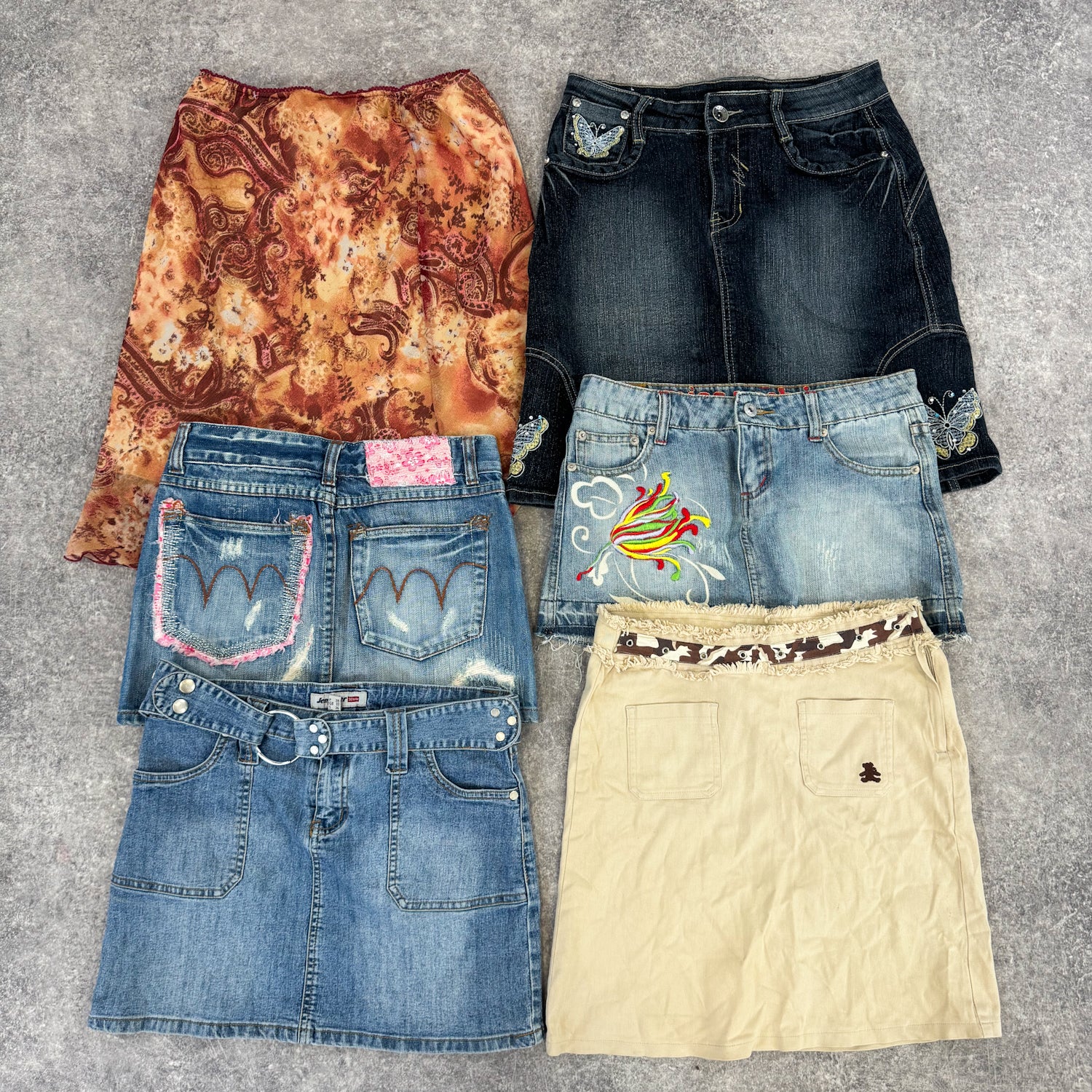 Pre-owned Y2K skirts from the 2000s | Second-hand clothing wholesaler ...