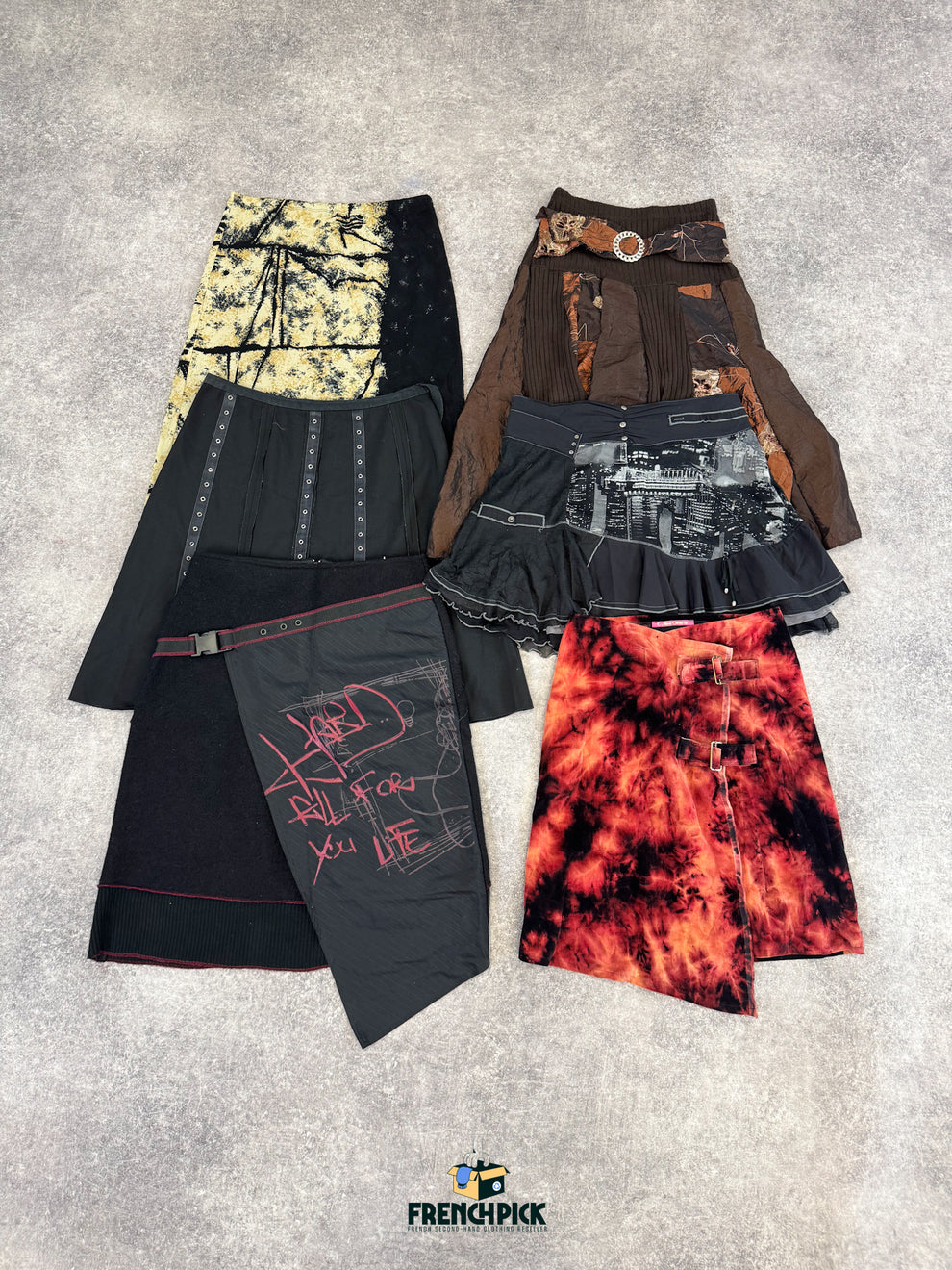 Pre-owned Y2K skirts from the 2000s | Second-hand clothing wholesaler ...