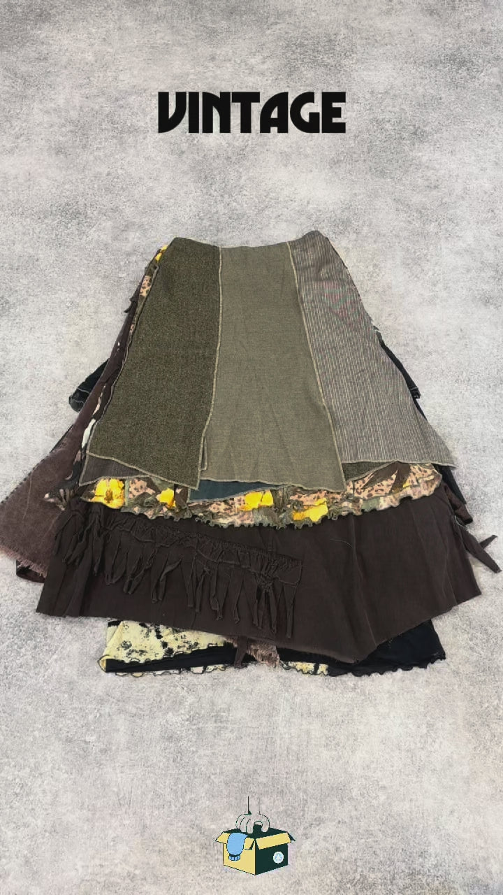 Pre-owned Y2K skirts from the 2000s | Second-hand clothing wholesaler ...